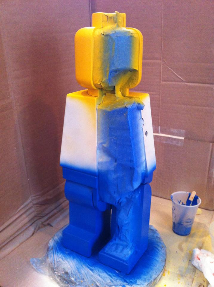 The Anatomy of a LEGO Man (95 Pics)