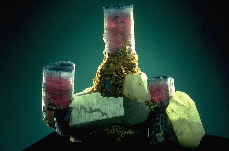 CRISTALES Y HIERBAS : LA ELBAÍTA