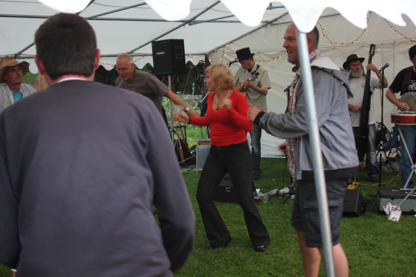 Merrie Harriers: Photos