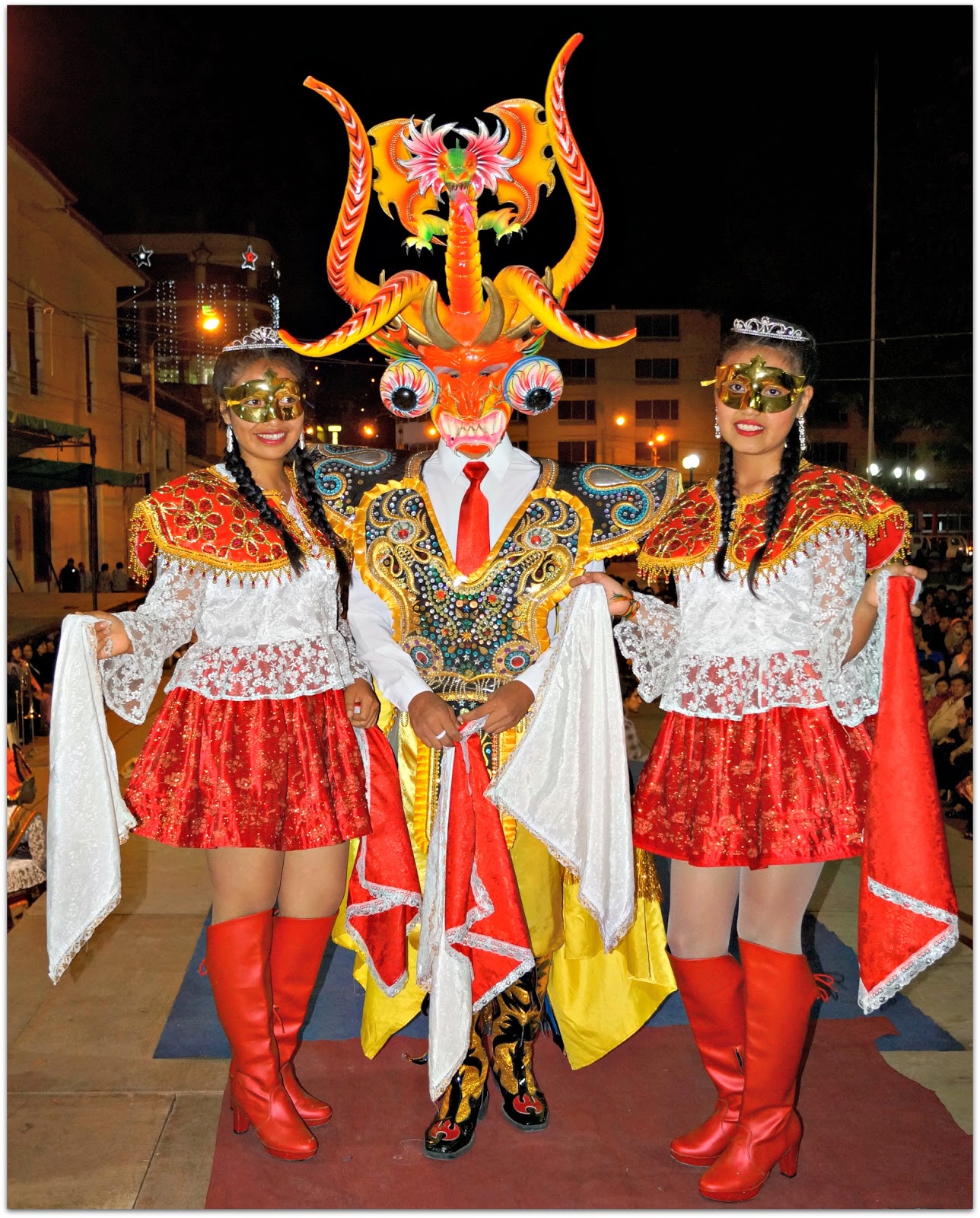 Danzas Folklóricas: Traje de Diablada puneña