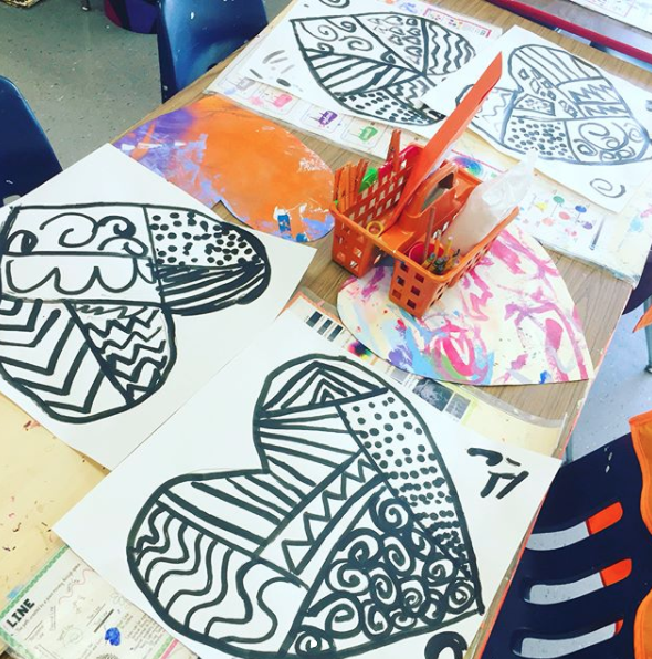 Cassie Stephens: In the Art Room: Romero Britto-Inspired Hearts in ...