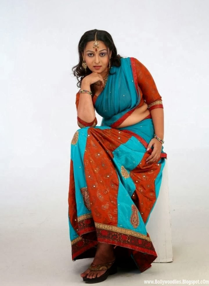 B-Town: Samvrutha Sunil Latest Saree Photoshoot Gallery