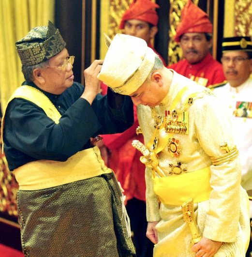 WARISAN RAJA & PERMAISURI MELAYU: Istiadat Tabal Adat Sultan Perak.