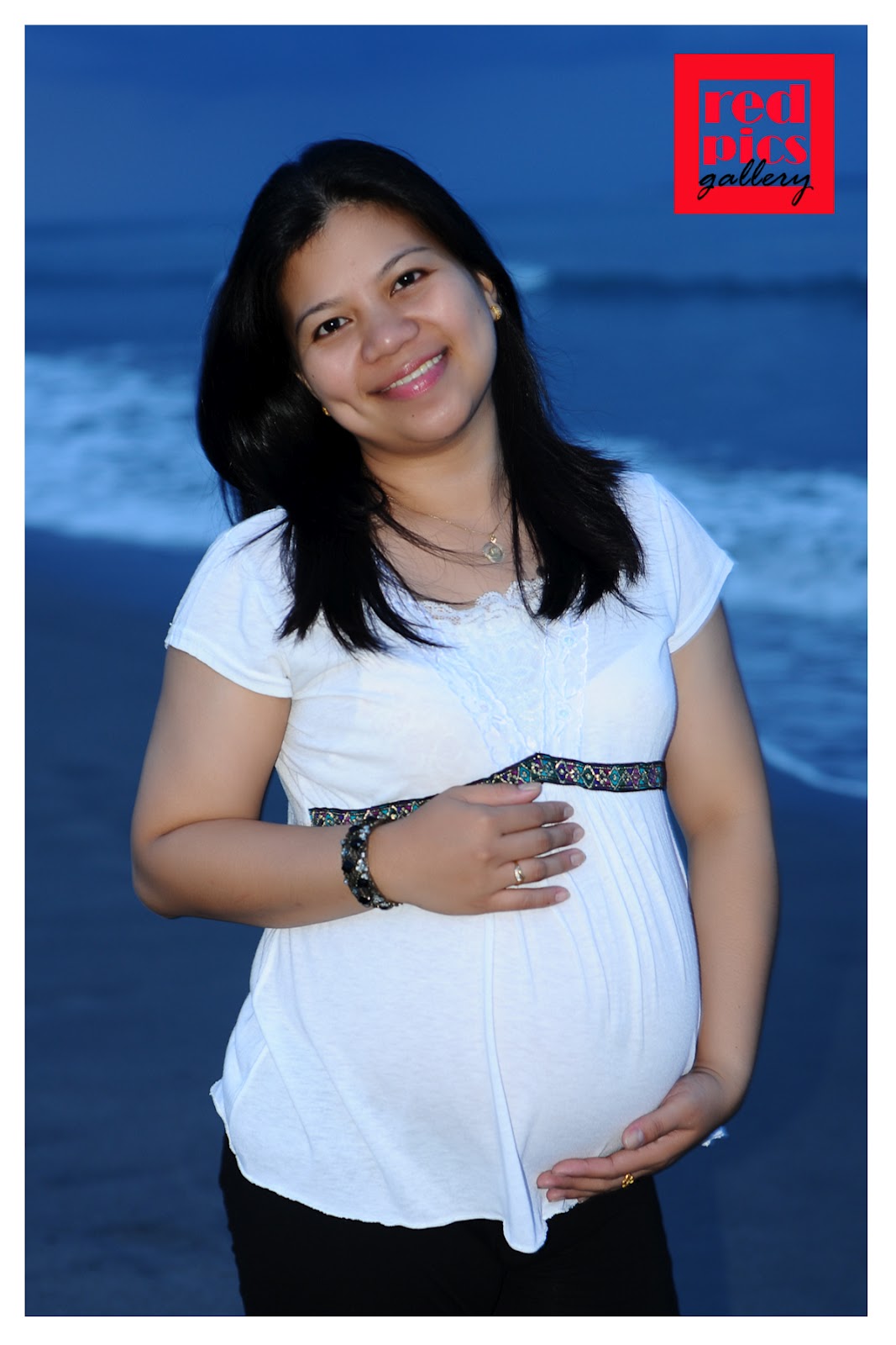 red pics gallery: Preggy Moms are Pretty!