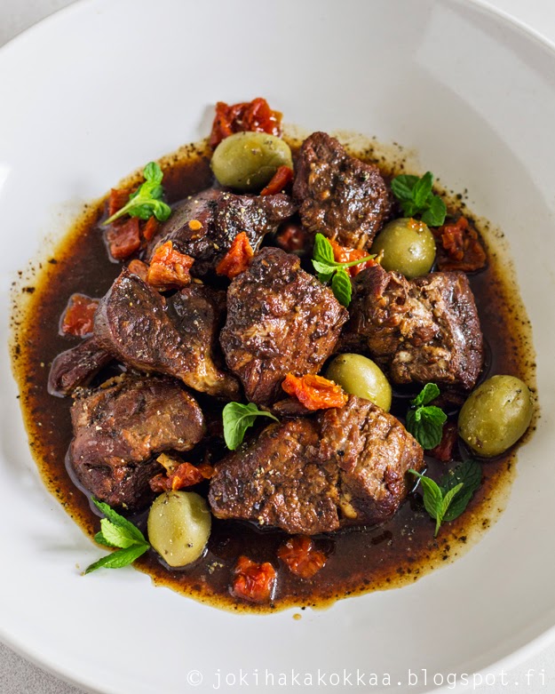 Karitsaa ja balsamiviinietikkaa - Kamera ja Kauha | Ruokaa ja Ruokakuvausta