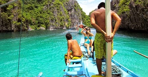 And the Best Island Hopping Tours In the Philippines Are...
