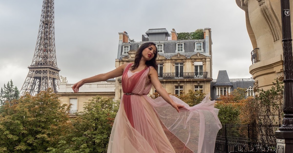 A Moment in Paris — Hello Miss Jordan