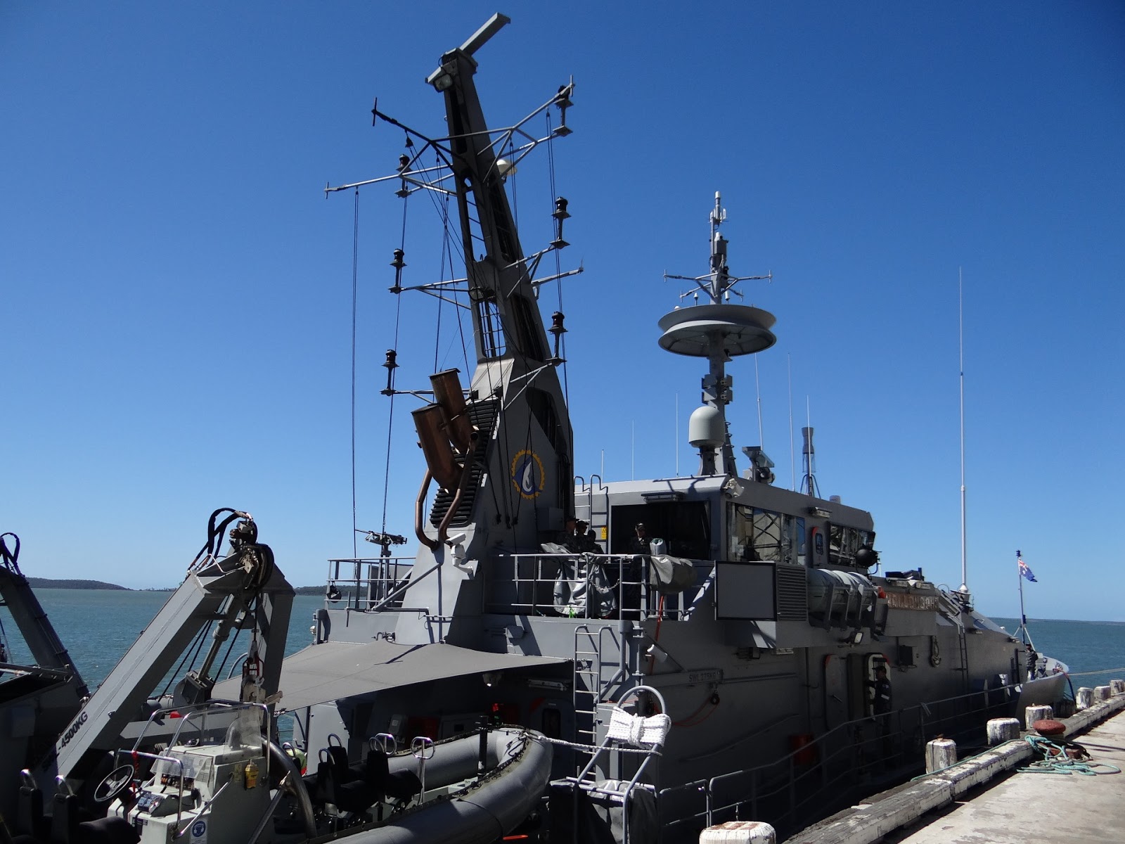 Air Queensland.blogspot: Onboard tour - Armidale class patrol boat HMAS ...