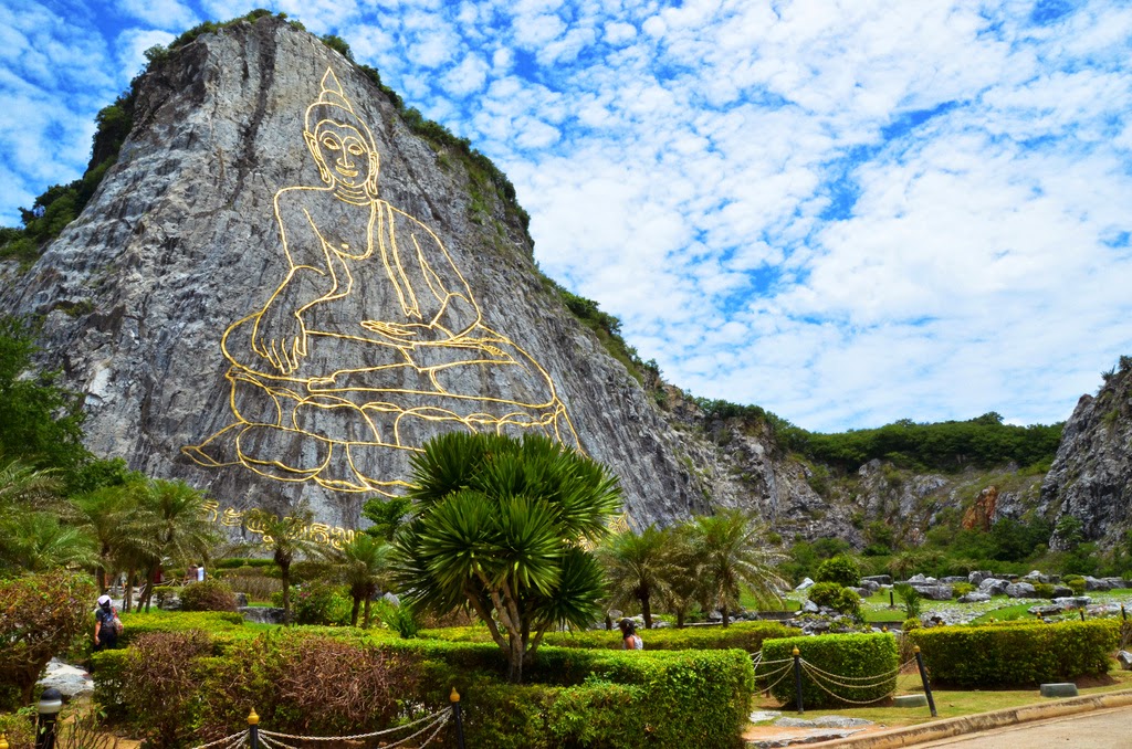 Buddha Mountain (Khao Chi Chan) in Pattaya - Attraction in Pattaya ...