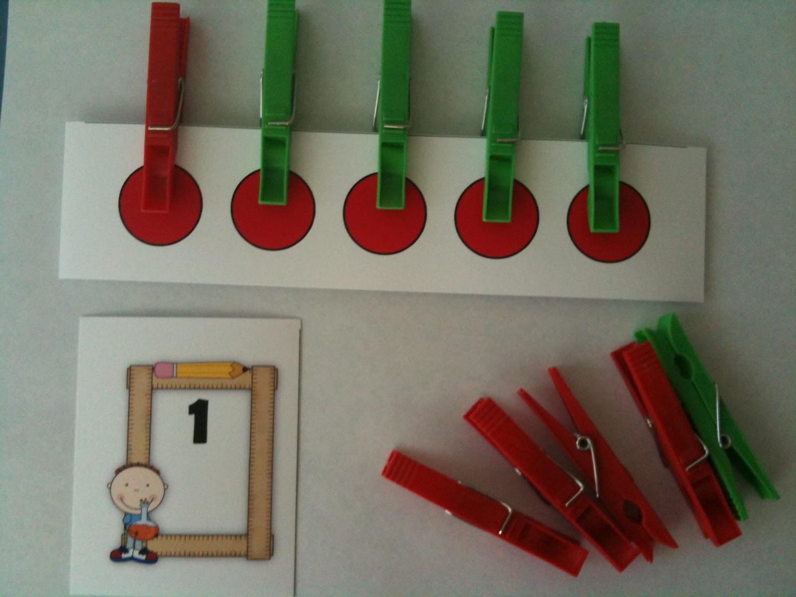 Classroom Freebies Too: Clothespin Counting