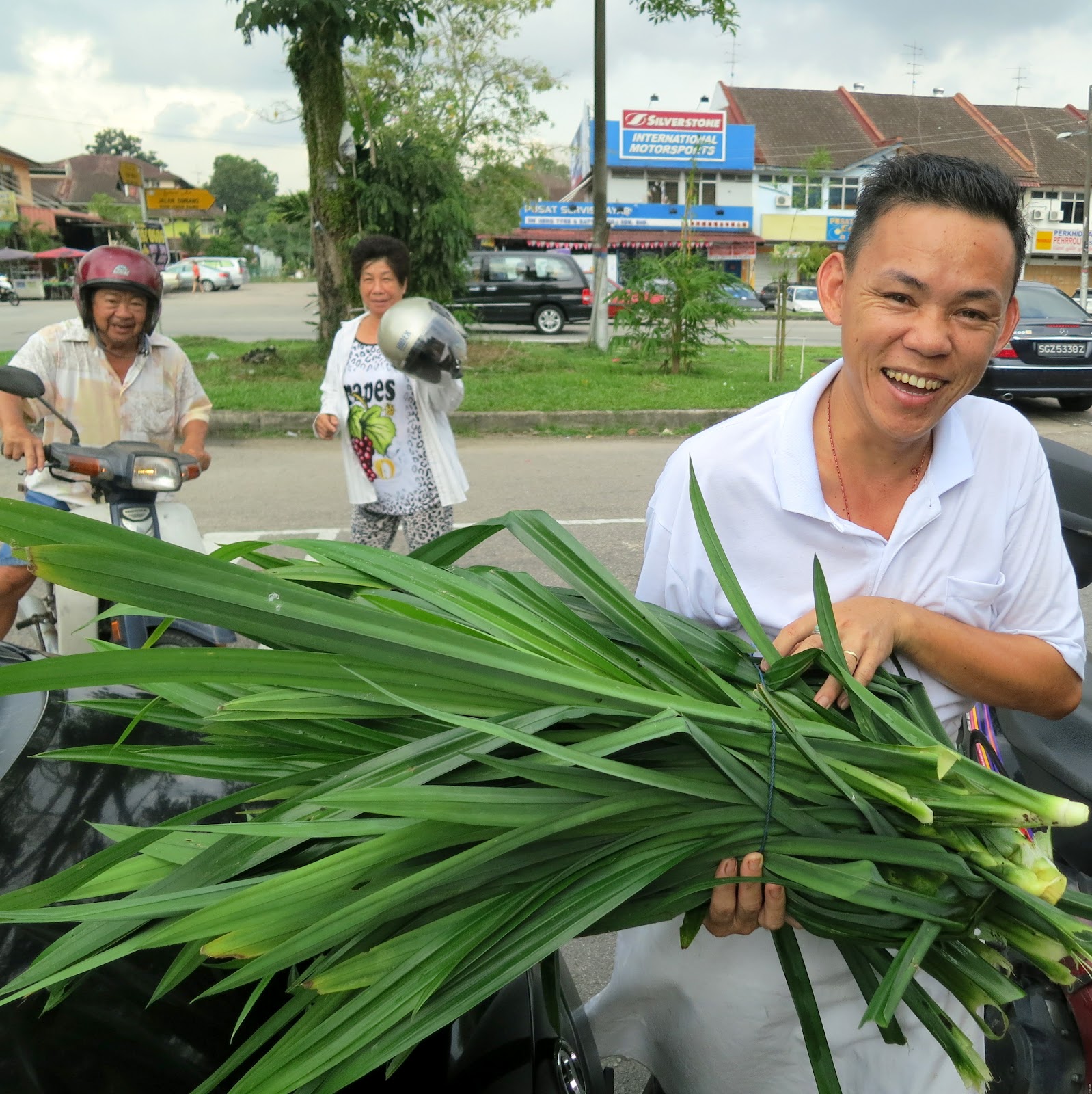 德记 Chicken Rice @ Kim Ling 金岭 Coffee Shop in Taman Perling, Johor Bahru ...