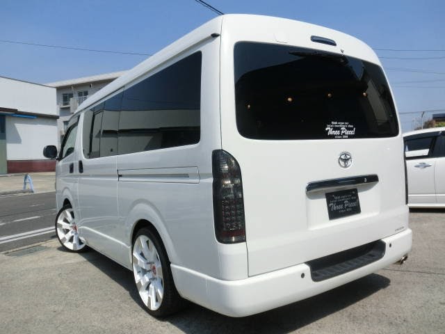 Toyota Hiace: Toyota Hiace (kdh 200)