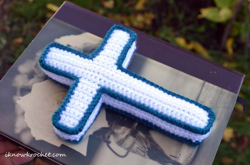 I Know Krochet: Plush Cross Crochet Pattern