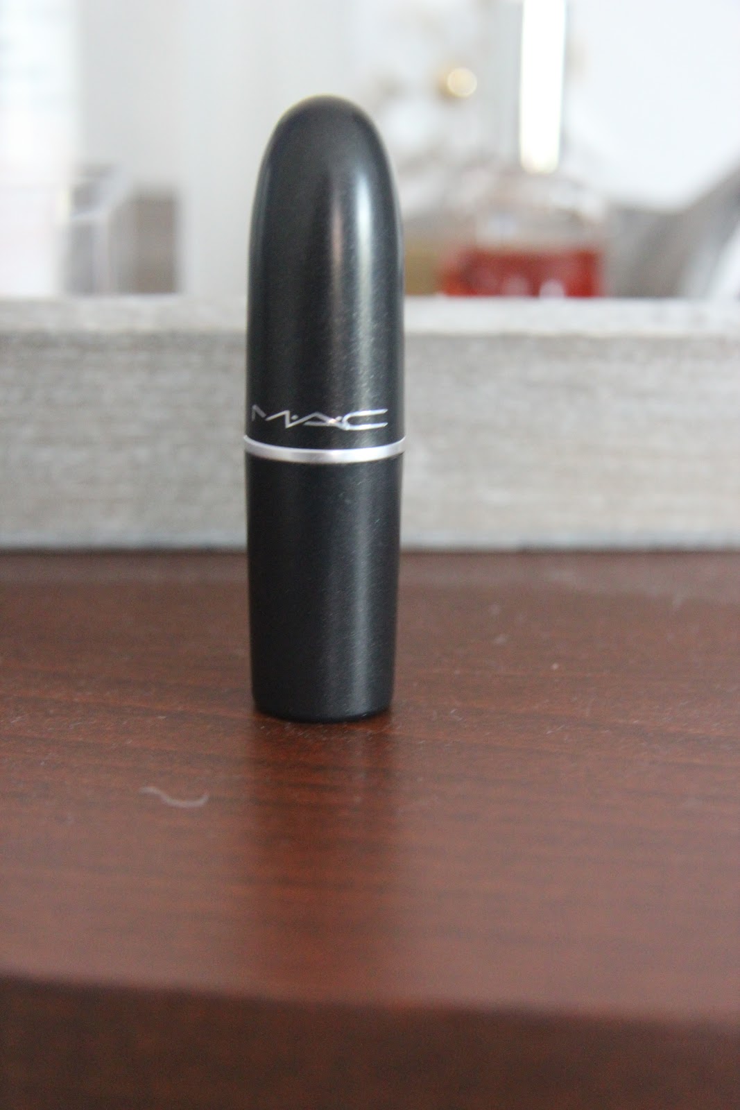 Rozaneek: Review: Mac Lipstick "So Chaud"