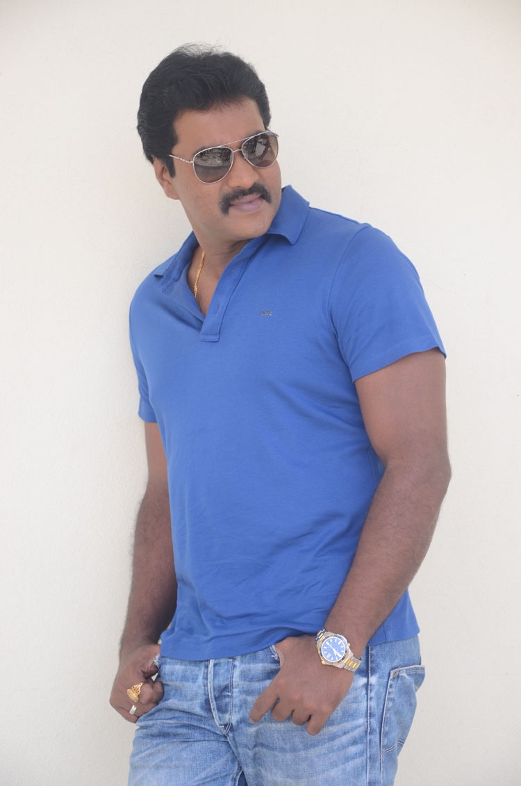 Hero Sunil Photos at Jakkanna event