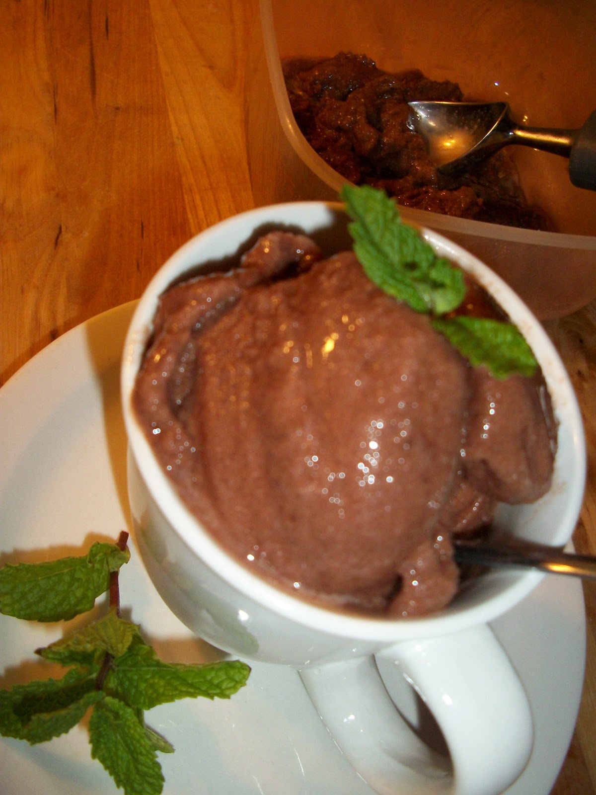 Cooking with love ! : Inghetata de ciocolata cu rom... super simpla ...