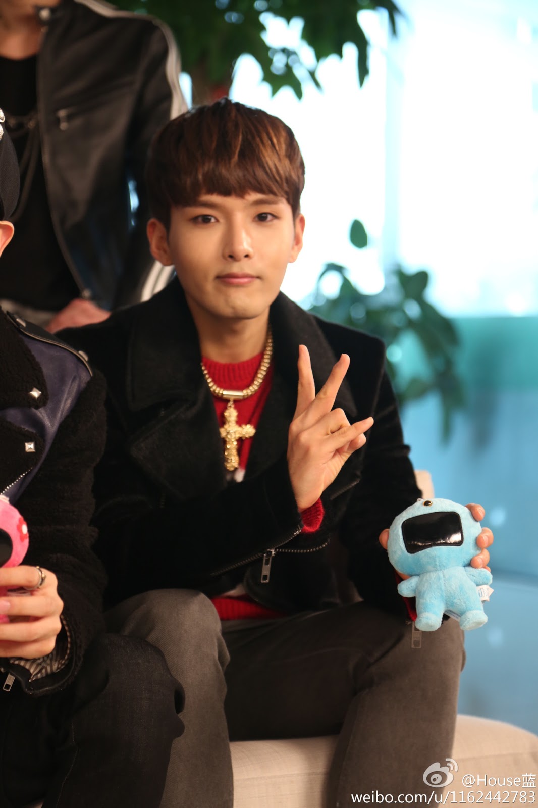 SUPER JUNIOR: 130108 YOUKU Interview with SJ M [25Pics]