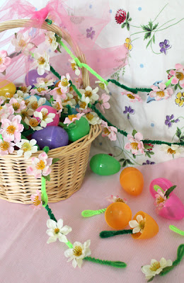 Filth Wizardry: Daisy chain toy