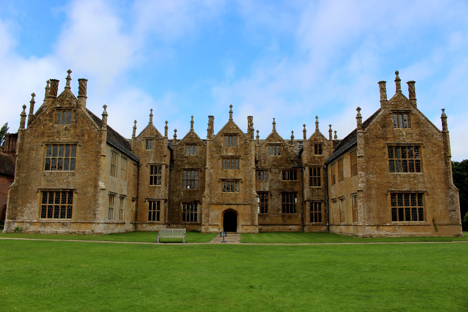 Visiting Barrington Court House | ShannonKims