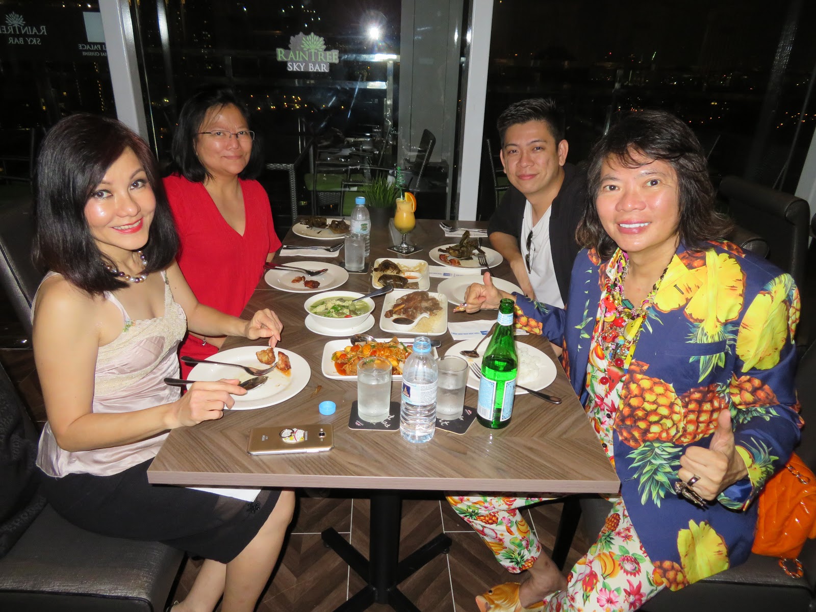 Kee Hua Chee Live!: SHARON LIAN AND LINA CHUA HOSTED BIRTHDAY DINNER ...
