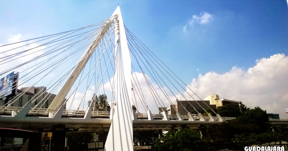 Agencia de Viajes Guadalajara Turística: Puente atirantado Matute Remus