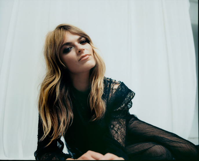 This is paul burns music: laura Doggett UK