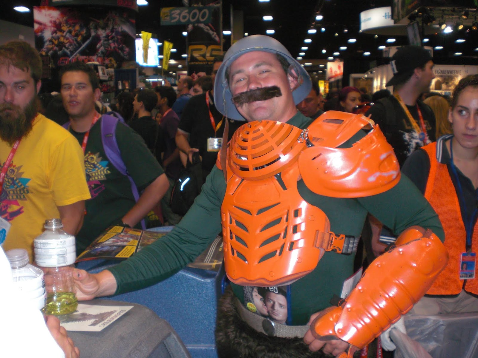 Jon's Crazy Stuff: THE CRAZY COMIC CON COUNTDOWN CONTINUES... TO 2012!!!