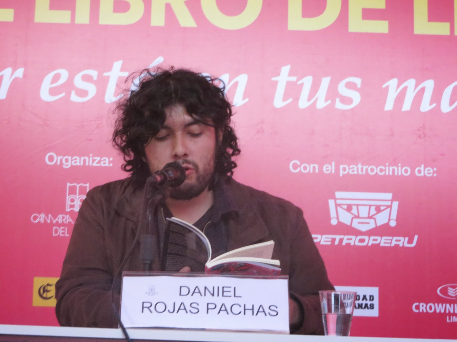 Fotos de la presentación de Random (Narrativa Punto Aparte 2014) de ...