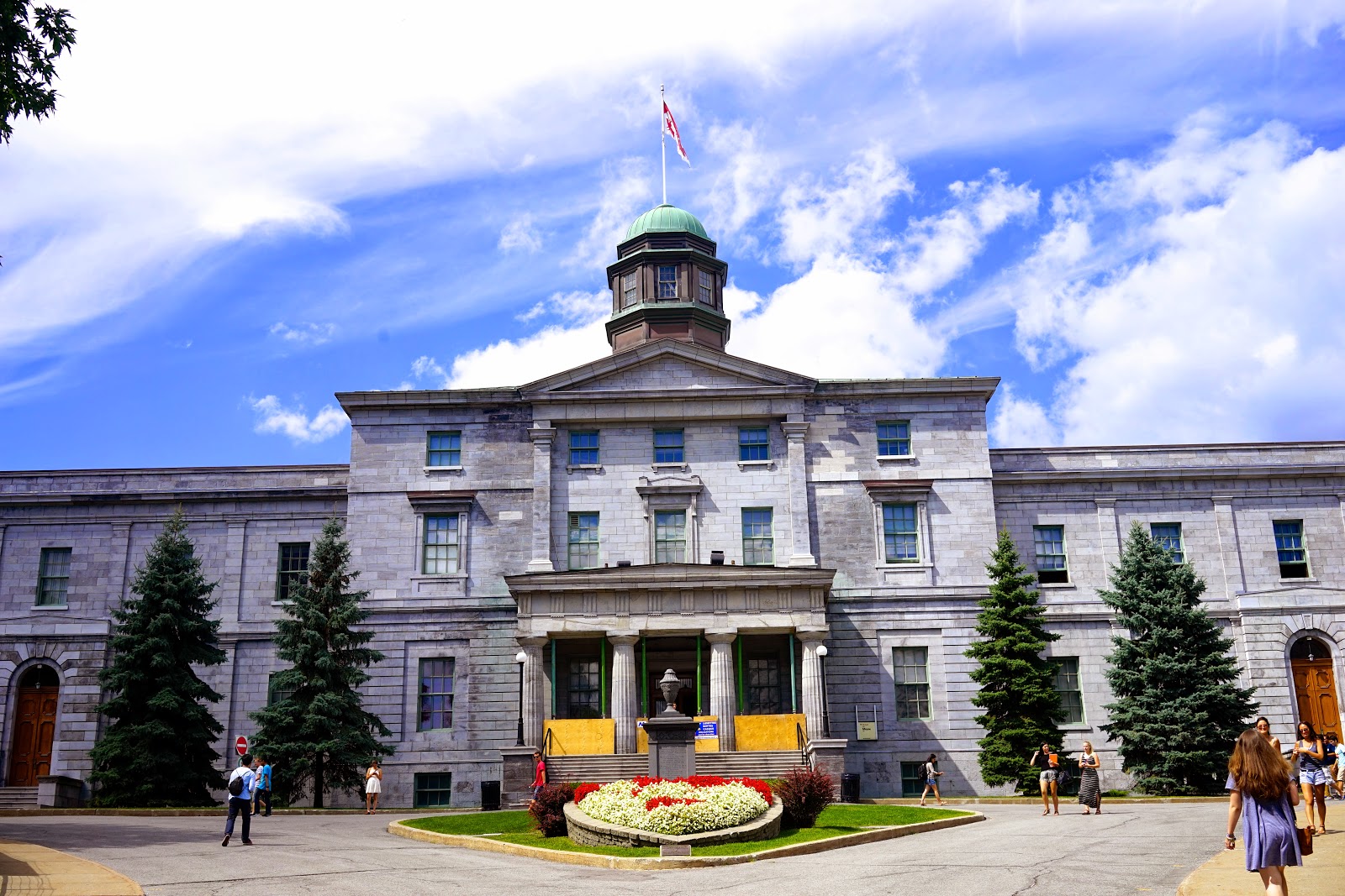 Emtalks: Travelling Canada: One Week in Montreal