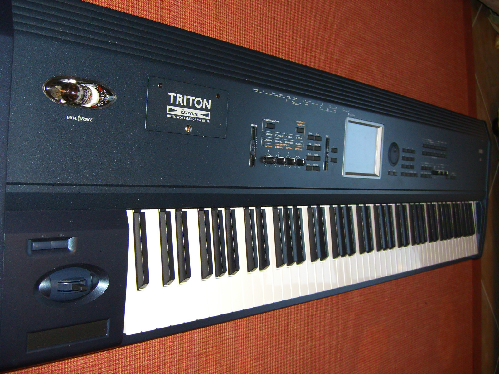 MATRIXSYNTH-B: KORG Triton Extreme 88 Keyboard/Workstation/Synthesizer