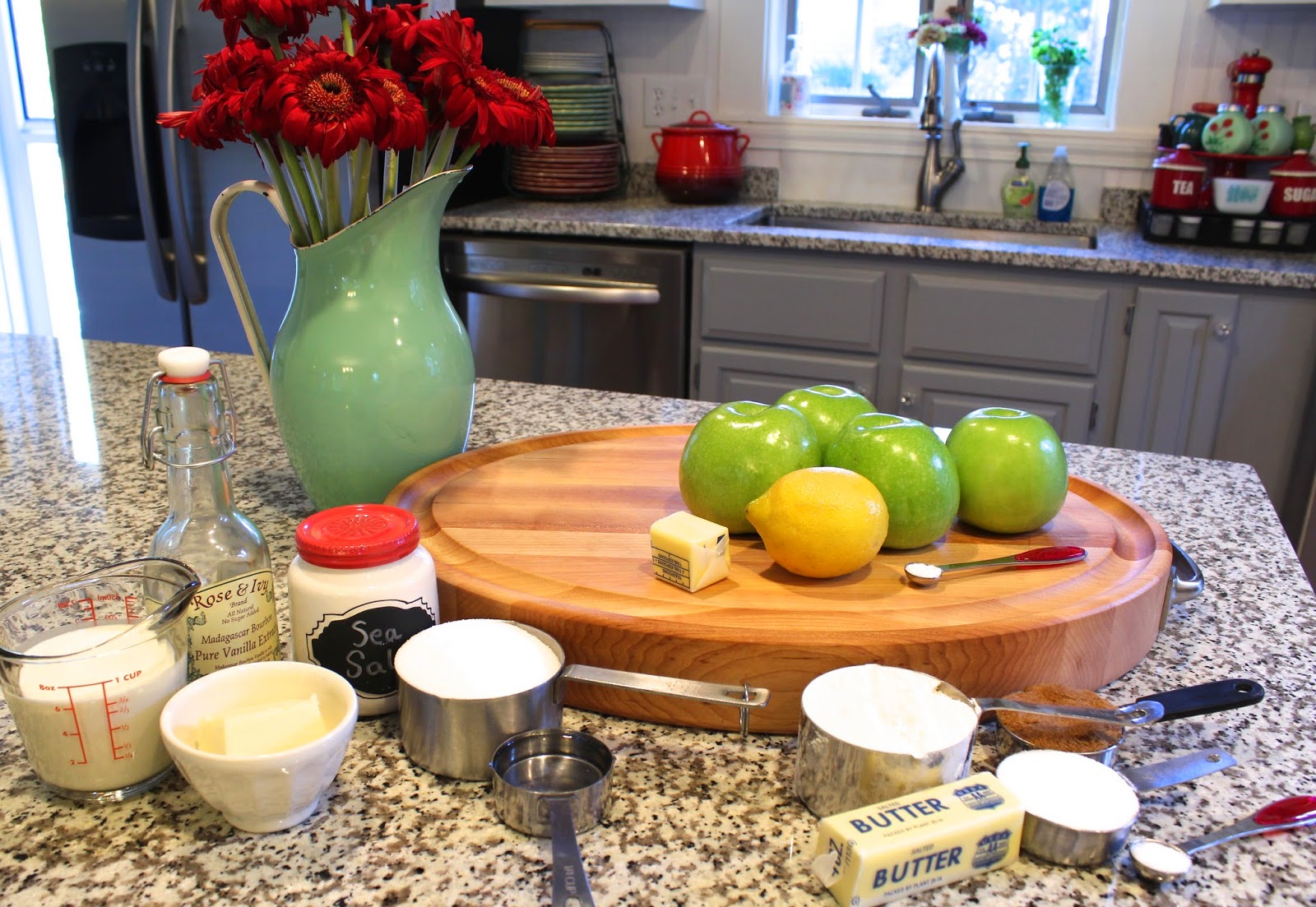 Hey, Mom! What's For Dinner?: Apple Crisp with Sea Salt Caramel