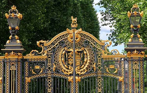 carola bARTz: Royal Fences