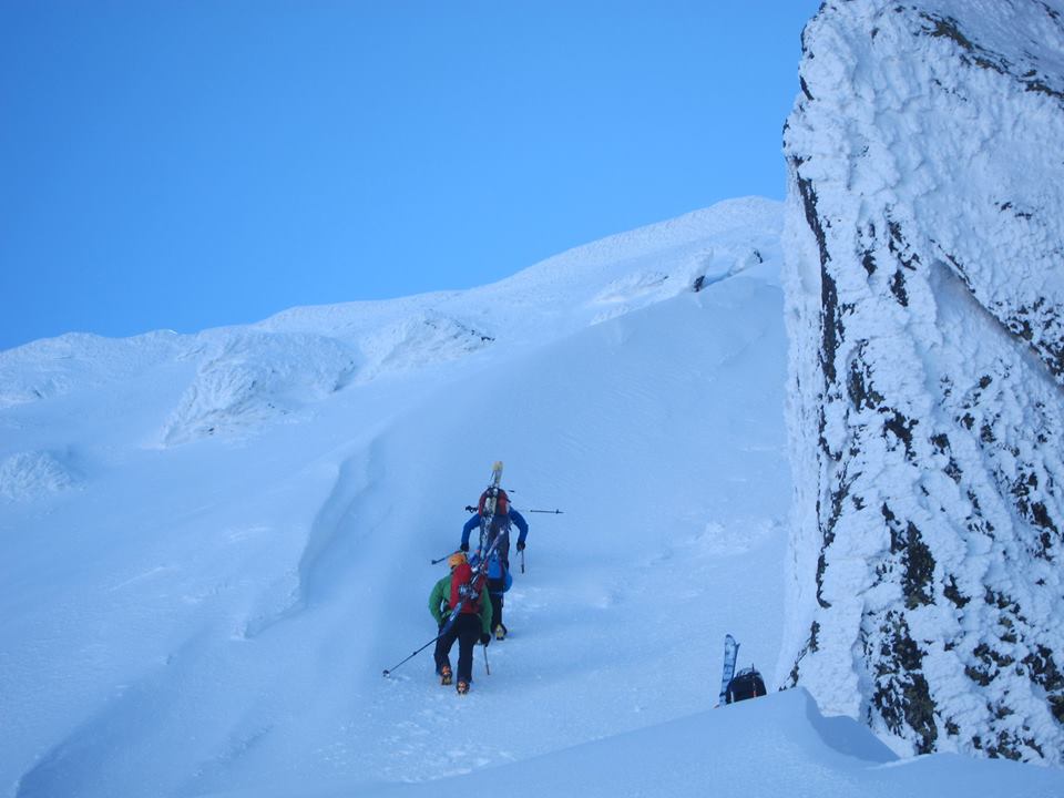 Snow Trace: Ski de tura, Ski Alpinism si Despre Avalanse