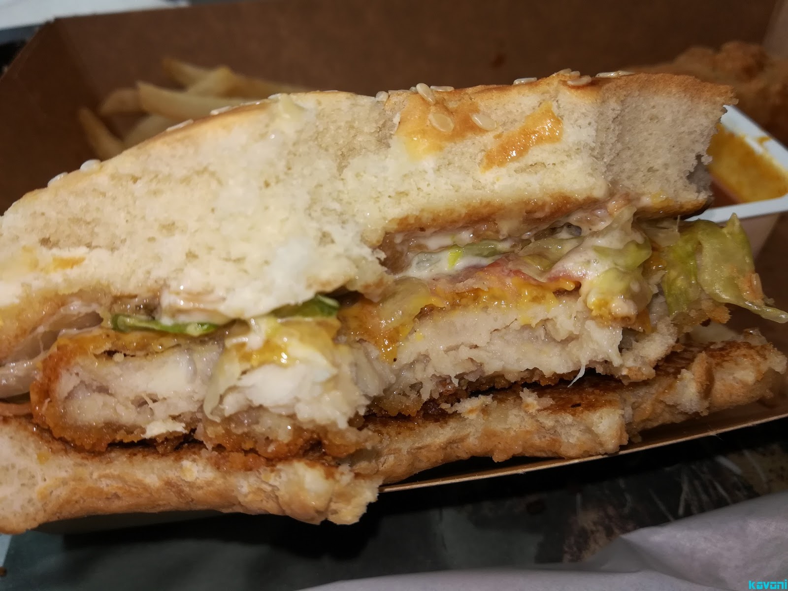 kavoniho žrádlo: Burger CBO a Chicken Strips, McDonald's