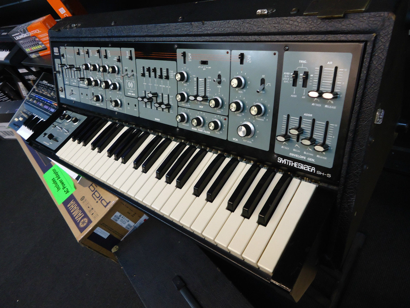 MATRIXSYNTH: ROLAND SH-5 CLASSIC VINTAGE ANALOG SYNTHESIZER