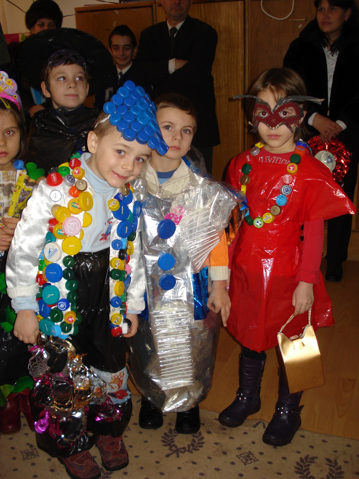 Gradinita Toti Sfintii Rm. Valcea: Parada Costumelor Eco