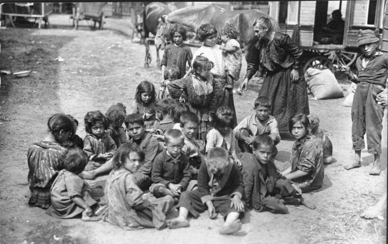 30 Vintage Photographs Captured Street Scenes of Berlin in the 1920s ...