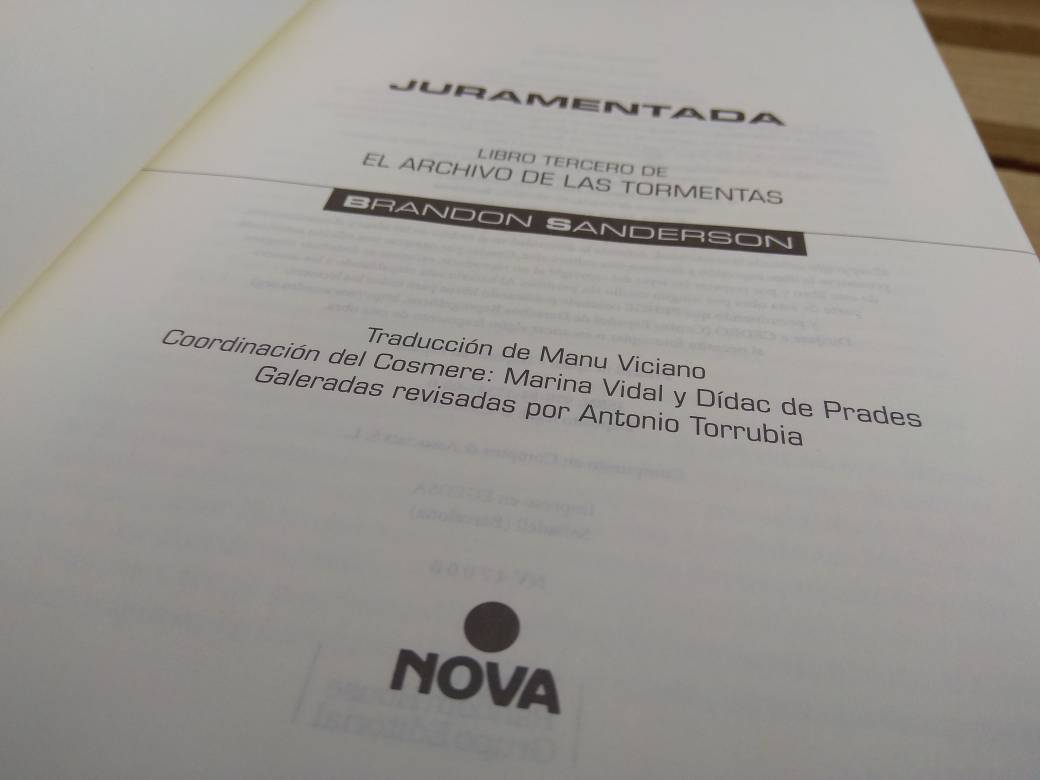 Un primer vistazo a la edición de Juramentada de Brandon Sanderson | EL ...