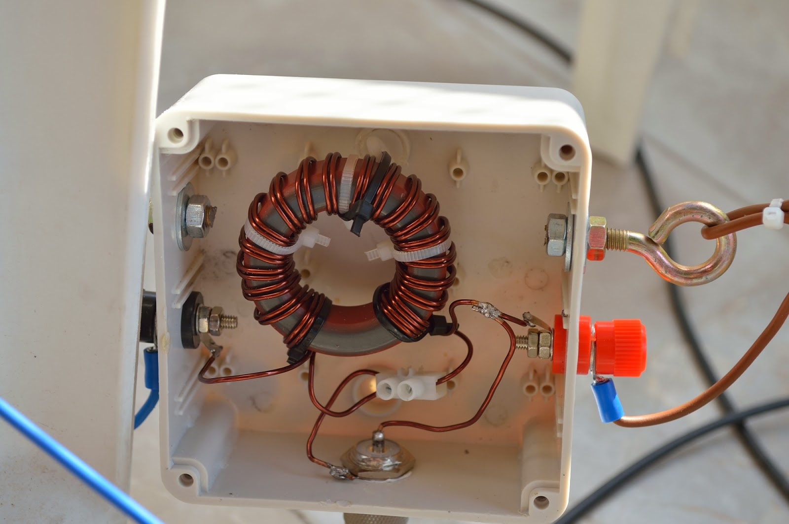 Delta Loop Antenna 10m-11m + Balun 4:1