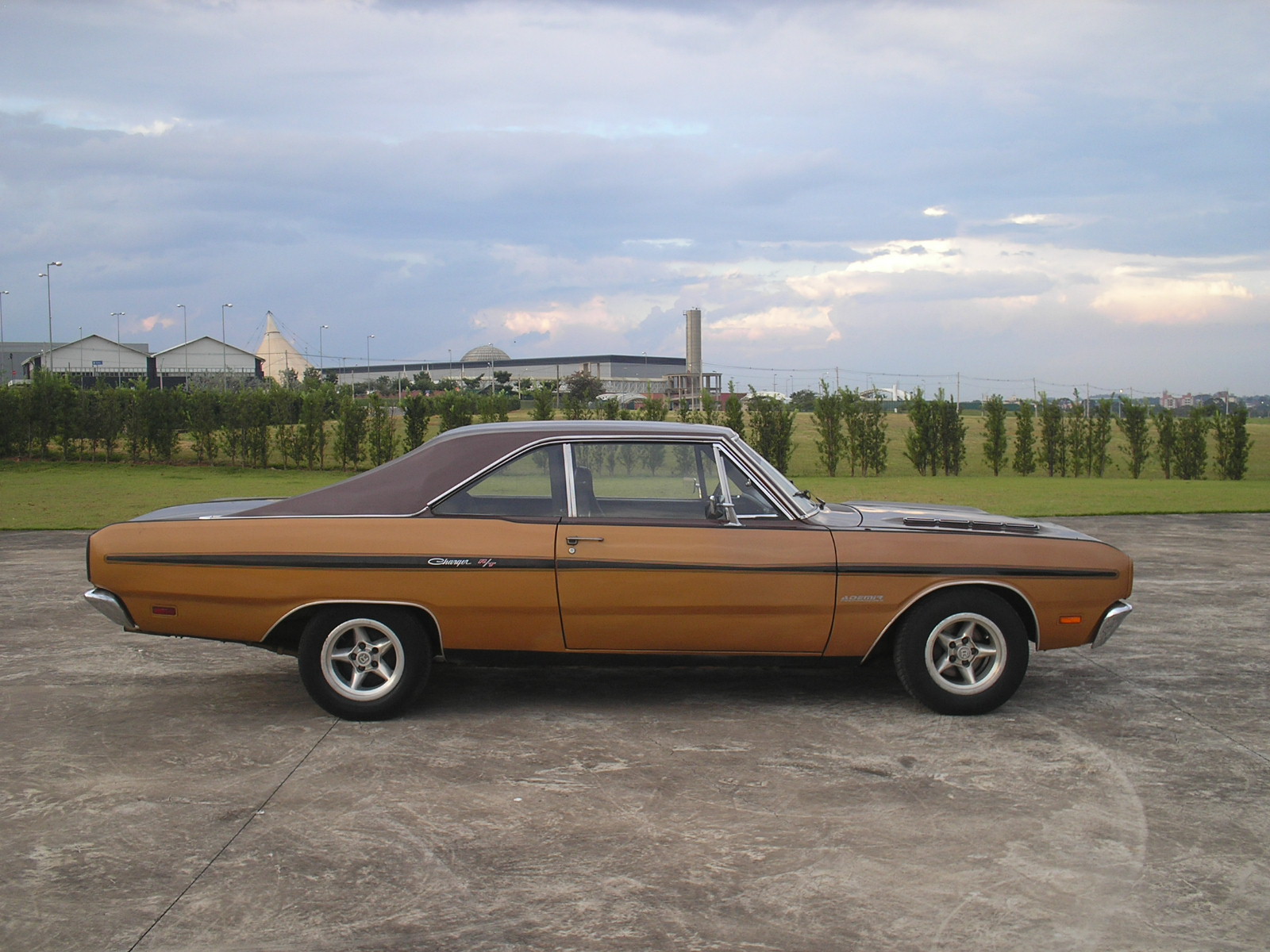 DODGES: DODGE A VENDA - CHARGER R / T 1975