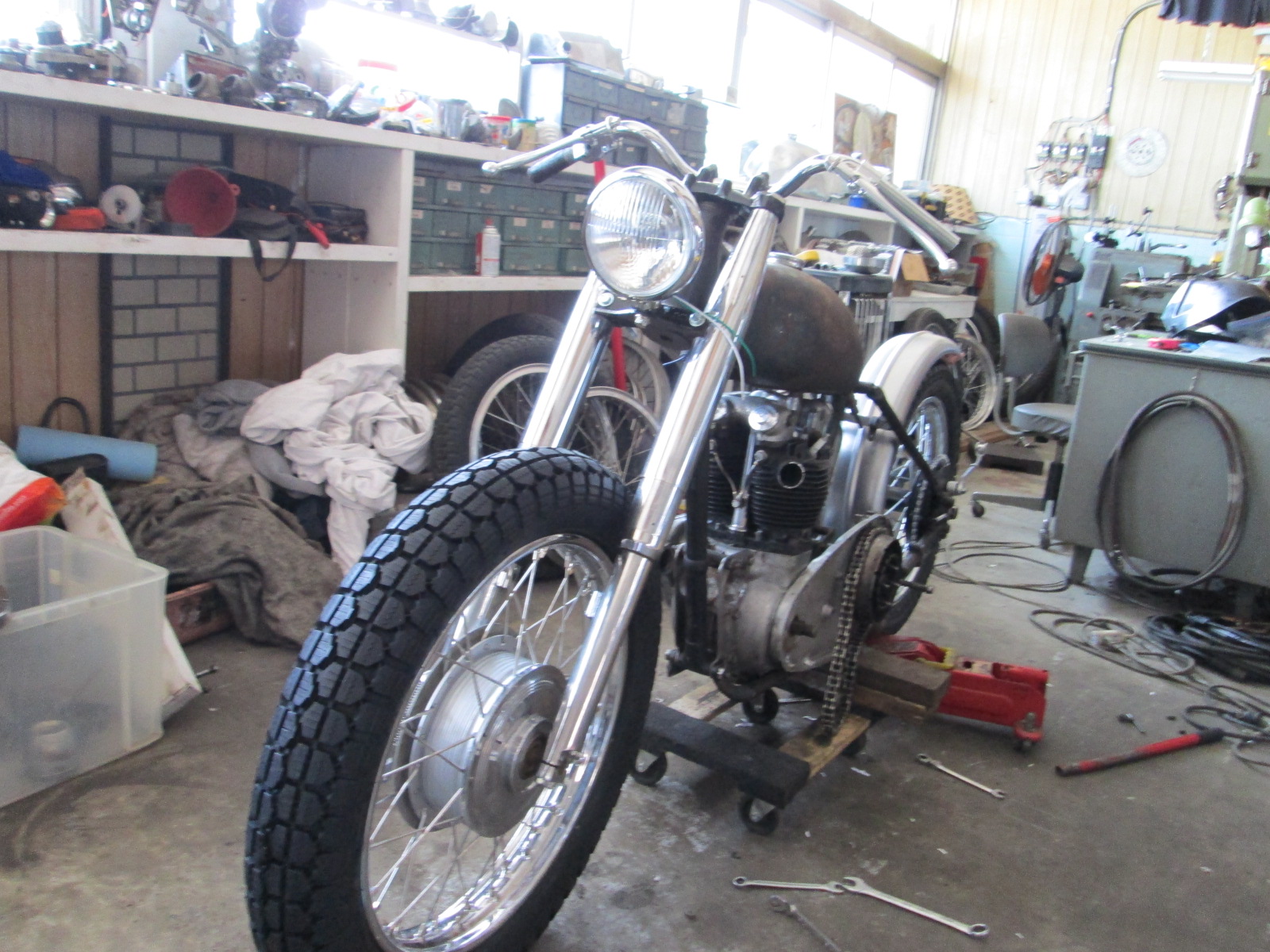 M-STYLE MOTORWORKS: pre unit TRIUMPH