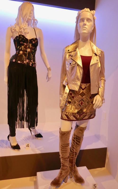 Hollywood Movie Costumes and Props: Pitch Perfect 3 movie costumes on ...