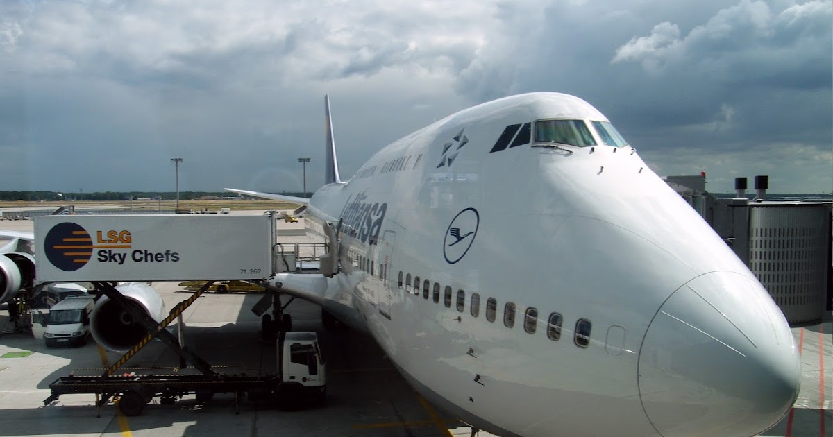 Why Are Most Airplanes Painted White? - Aircraft Nerds