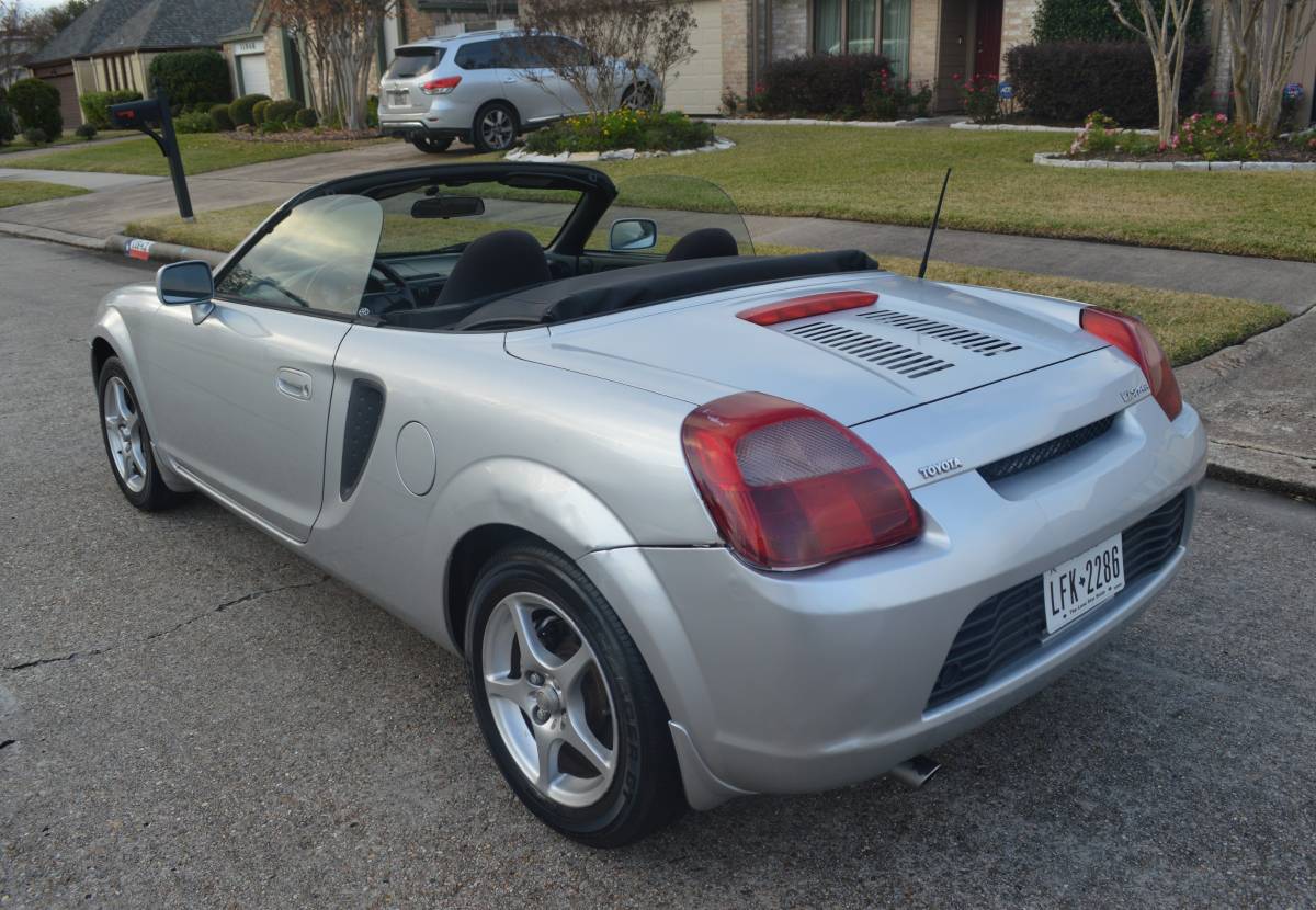 Summer Isn't Here Yet: 2001 Toyota MR2 Spyder - DailyTurismo
