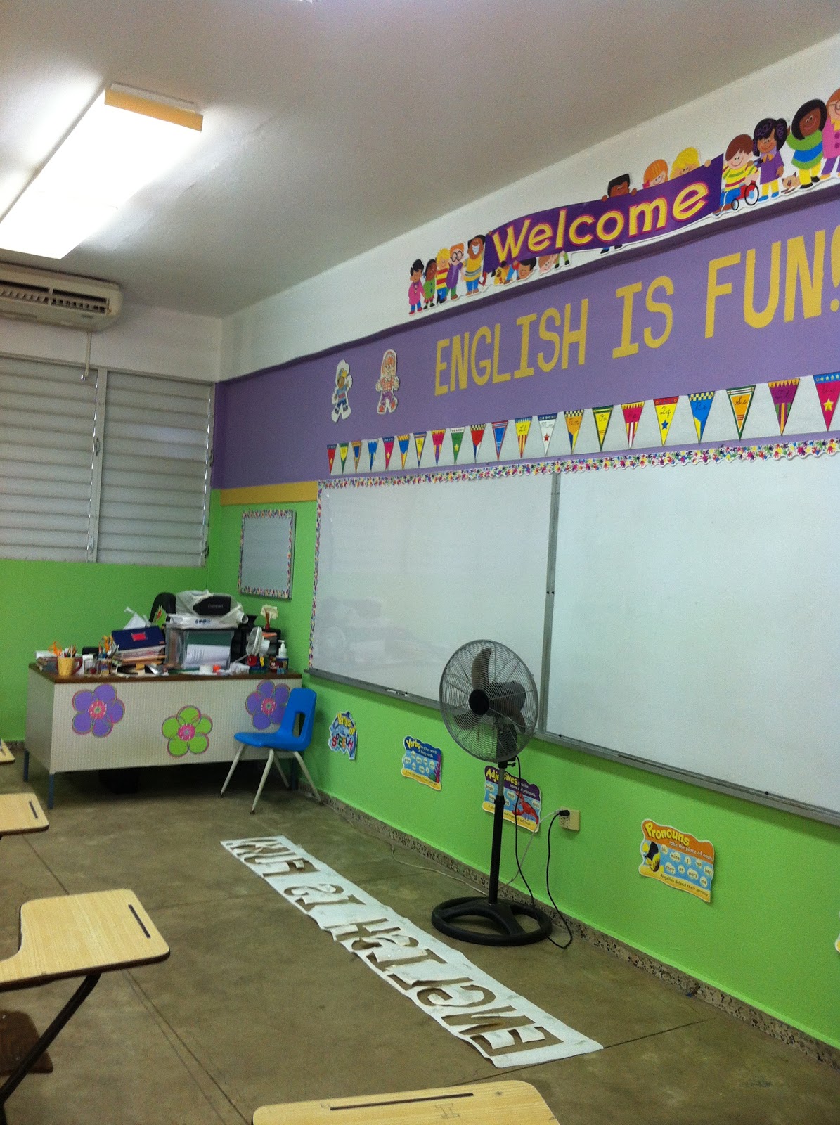 Mrs. Santiago's English Corner: Photos, Video & Decoration