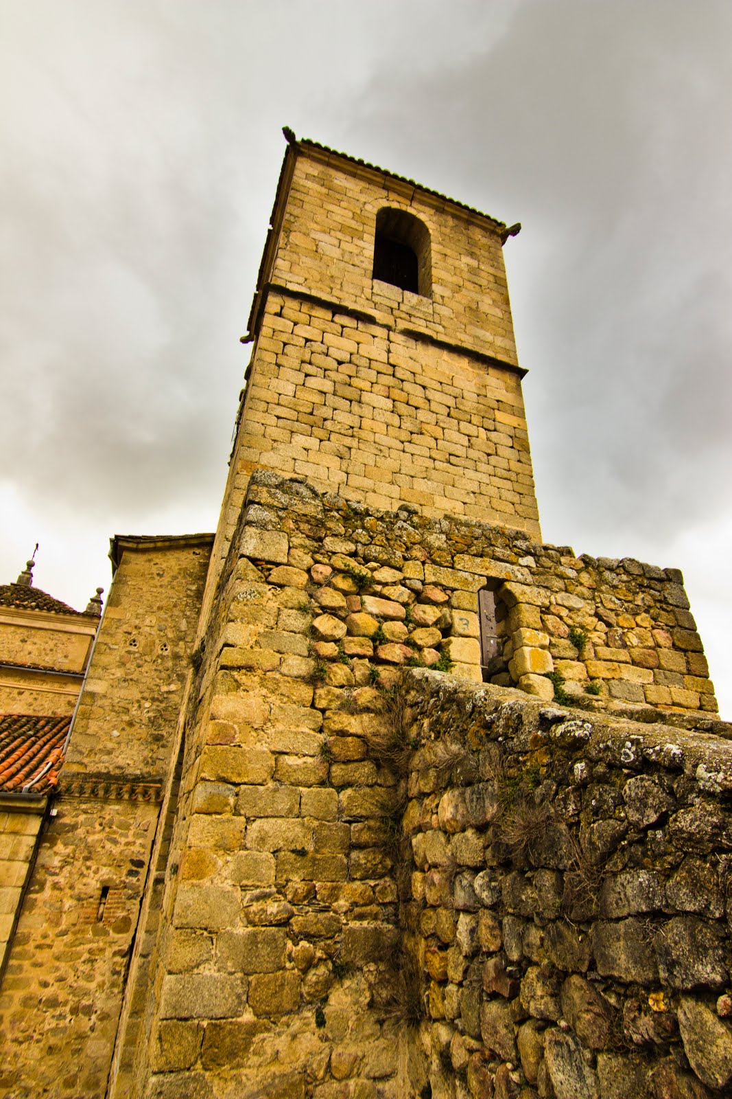 Visitar Hervás, su embriagador barrio judio y el Valle del Ambroz ...