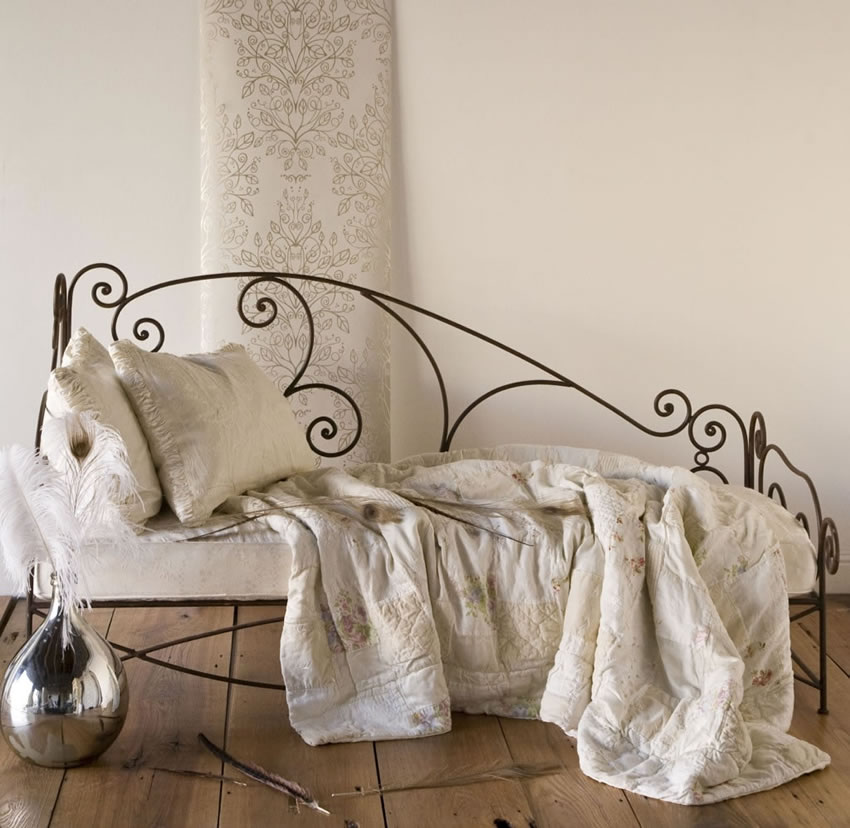 beyond the portico: IT'S ALL ABOUT THE BED...