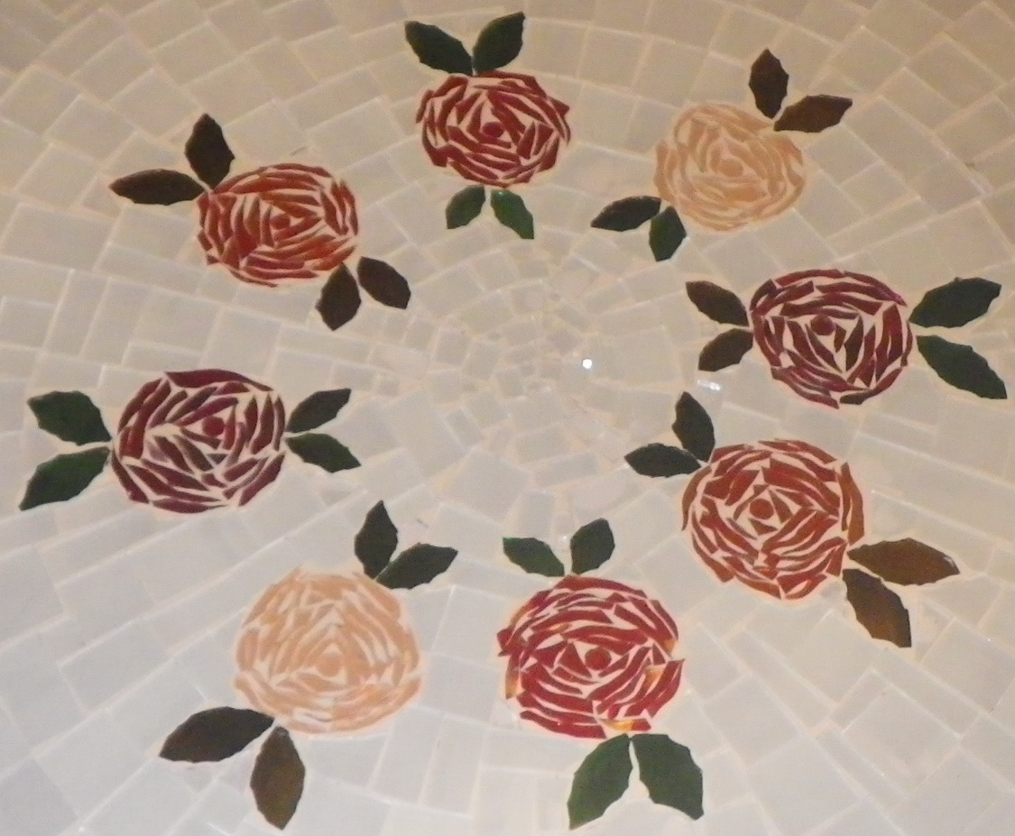 Trabalhos em Mosaico: Lindas Rosas em Vidro
