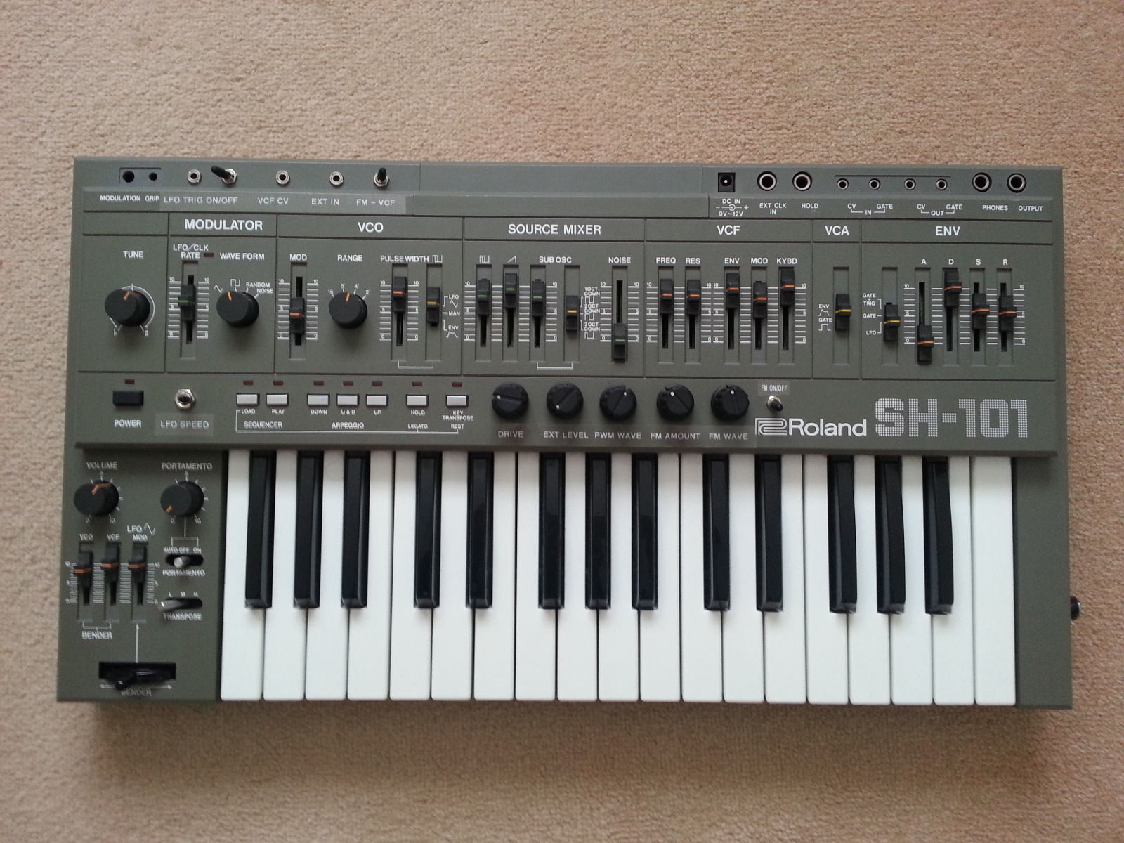 MATRIXSYNTH: Highly Modified Roland SH-101 Nova-Mod