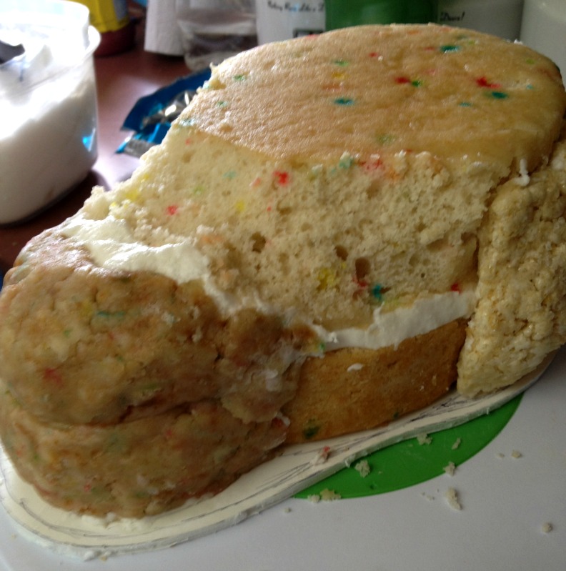 The Crafty Conundrum: SYTYC -T-Rex Cake Tutorial